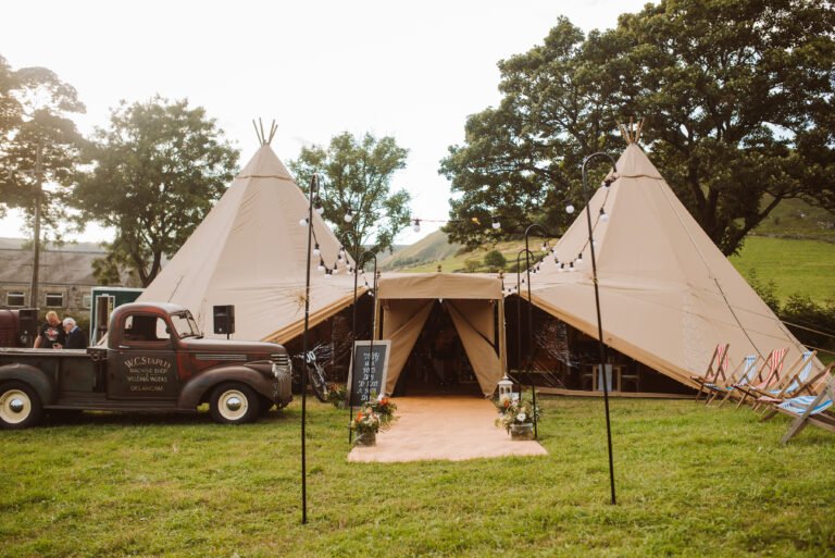 Giant Hat – Tipis In The Peak